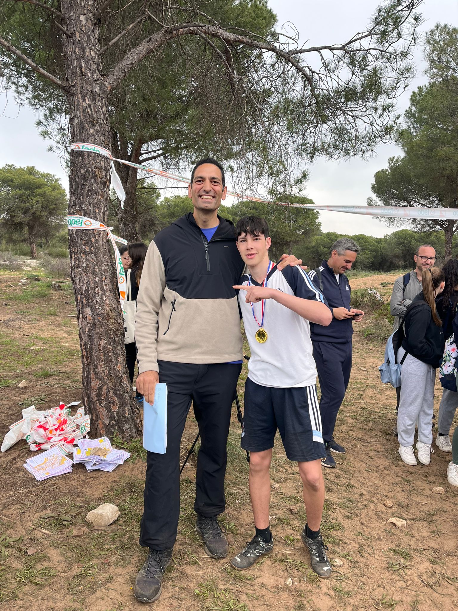 Nos orientamos en Torre Hacho!! – Colegio María Inmaculada – Antequera